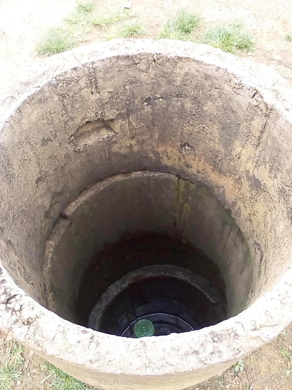 Tragedy: Man, son, rescuer die inside well